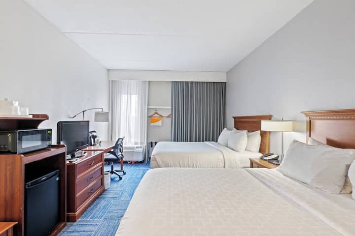 Modern Room In Allentown Close To Dorney Park - Poconos