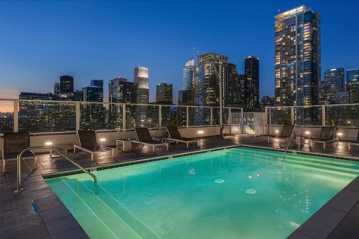 Downtown La 2br | Relax With Rooftop Jacuzzi - Los Angeles, CA