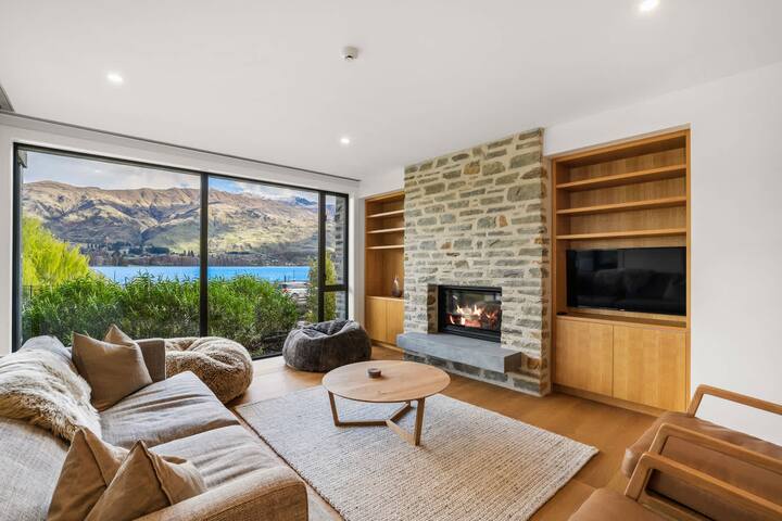 Lakefront Luxury 2 Bedroom Apartment - Wanaka