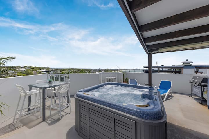 Ocean Vista Retreat—private Rooftop Spa By The Sea - Alexandra Headland