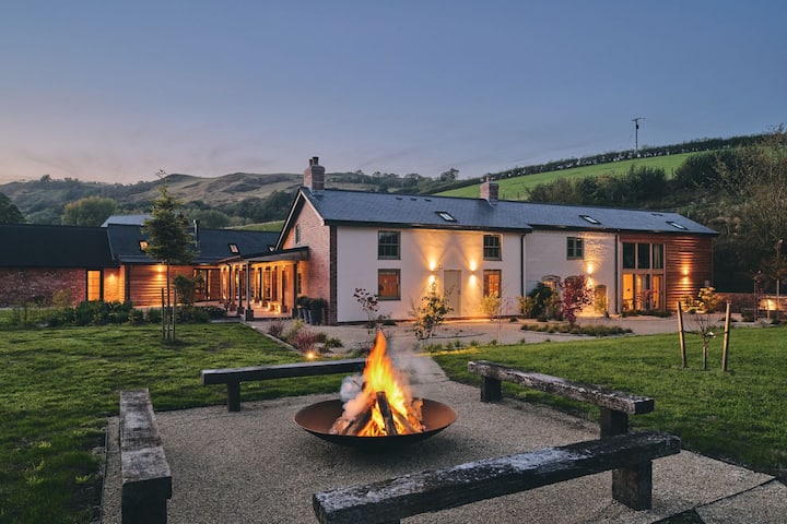 Historic Mill House With Bar And Treatment Room - Llanidloes