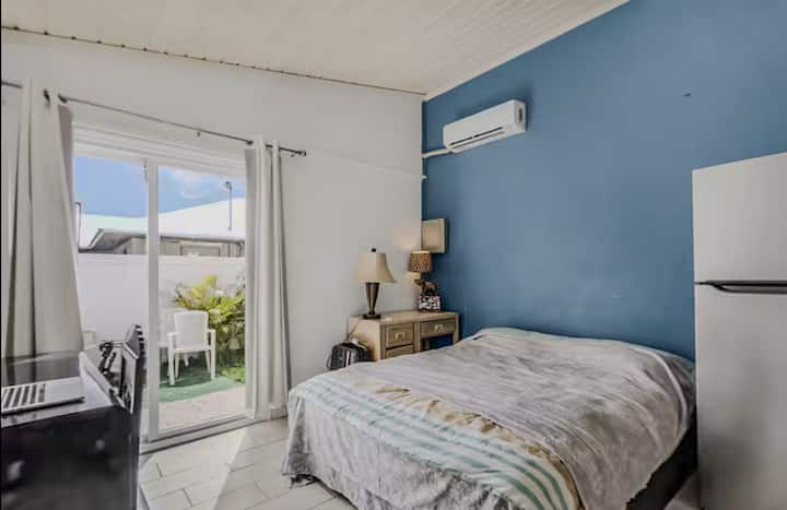 Al Capone - Paradise Apartment - Cape Coral, FL