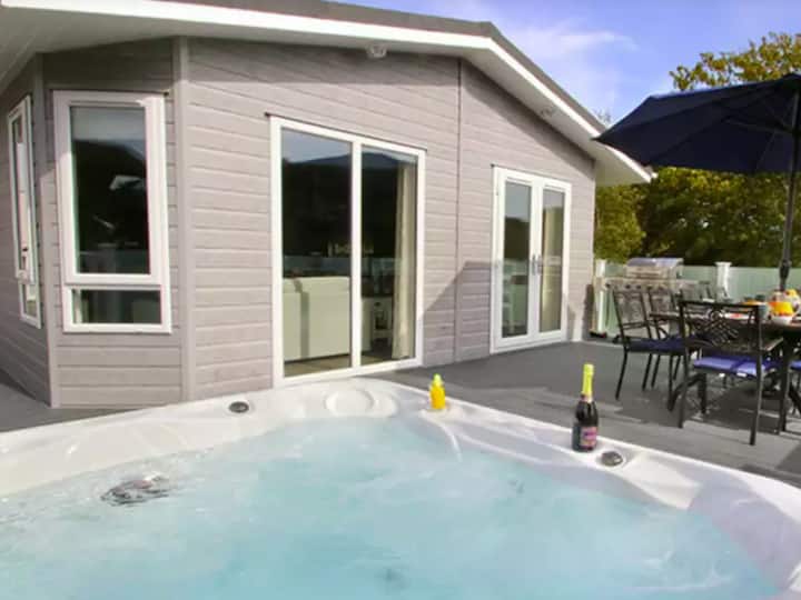 5 Bedroom Signature Lodge With Hot Tub - Lymington