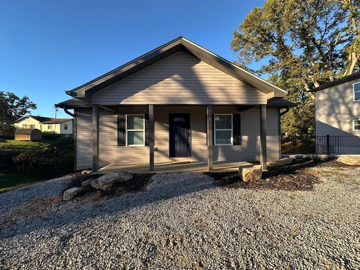 Bright And Cozy 4br Home Away From Home - Jefferson City, TN