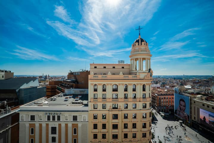 One Bedroom Apartment I Smartrental Collection - Madrid