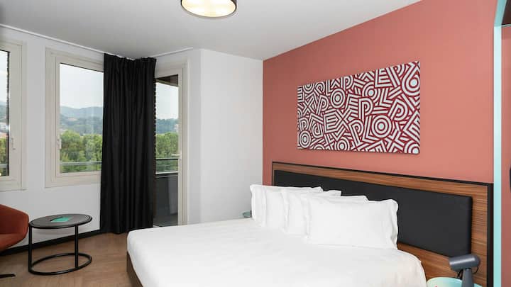 Youthful Hotel With Views Of The River - Turin