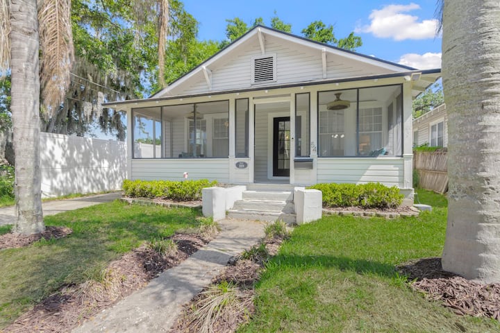 Walk To Downtown! 2br Bungalow • Porch + Parking - St. Augustine, FL
