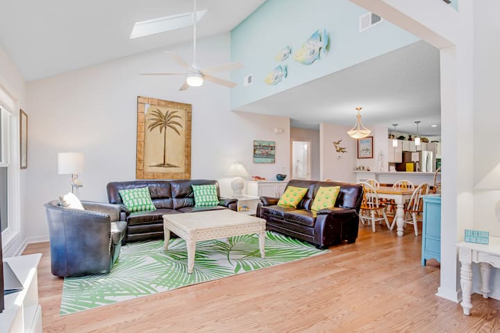 Private Home W/ Pool, Tennis, Courts & County Park - Mount Pleasant, SC