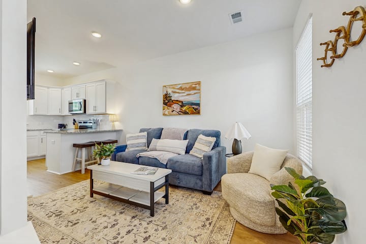 1br Cottage In Pet-friendly Resort W/ Pool-hot Tub - Hanahan, SC