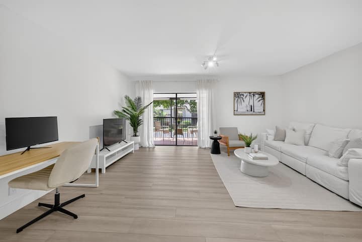Zen Modern Golf Villa 3- Locate Between Boca Raton - Deerfield Beach, FL