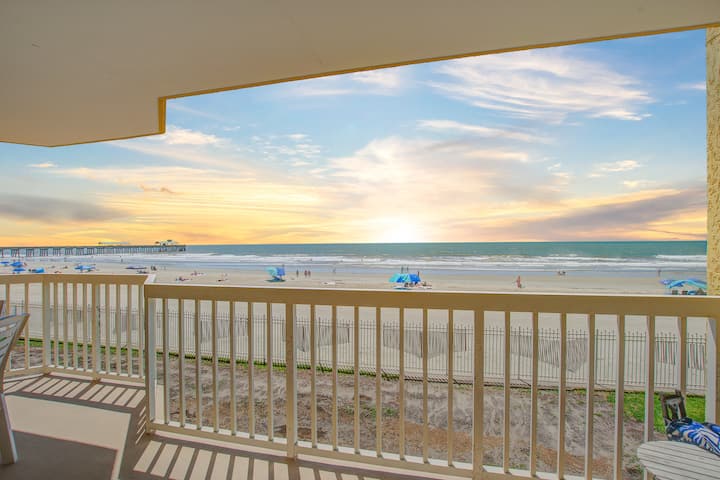 Oceanfront, First-floor Villa W/large Balcony & Sh - Folly Beach, SC