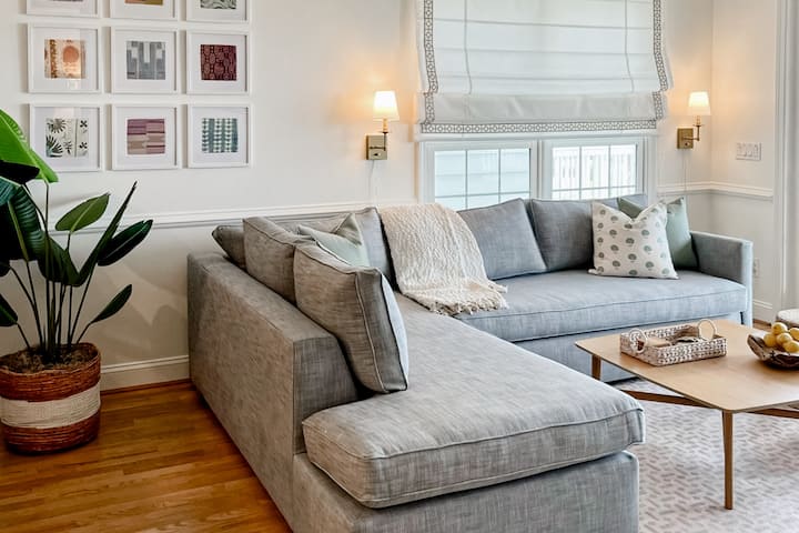 Stylish Oceanview Condo: Pool, Parking & Prime Loc - Folly Beach, SC