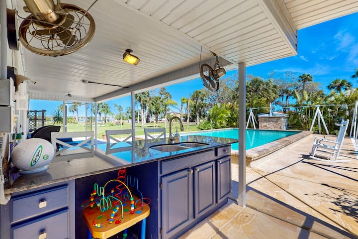 Beautiful Bayou Estate W/ Game Room & Firepit - New Port Richey, FL