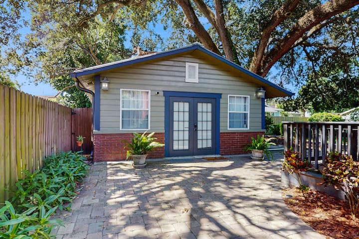 Dog-friendly Cottage Near Downtown Tampa - Tampa, FL