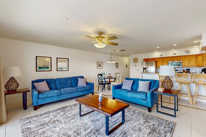 Snowbird-friendly Condo W/ Pool, Dock & Views - Indian Shores, FL