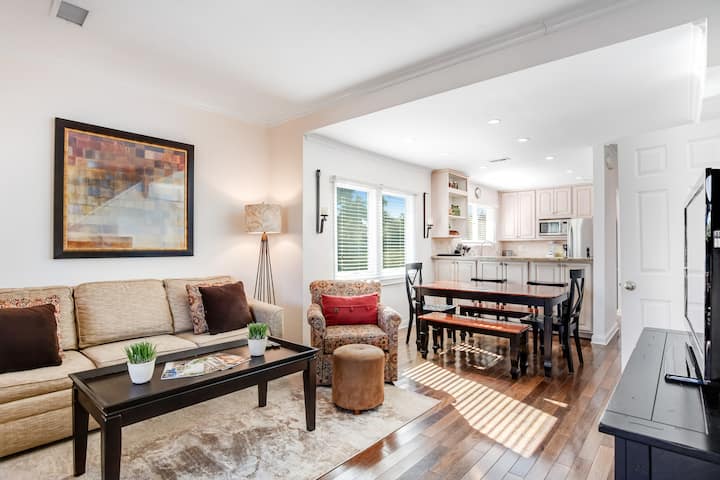 Townhouse-style Villa W/ Pool Access & Near Beach - Mount Pleasant, SC