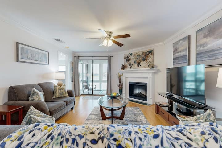 Elegant Riverfront Condo With Access To Private W/ - Folly Beach, SC