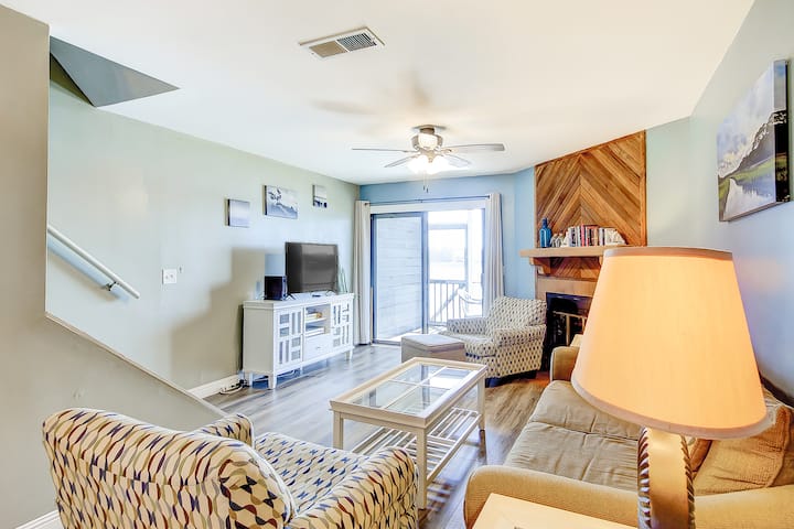 2-story Riverfront Condo With 2 Balconies, Outdoor - Folly Beach, SC