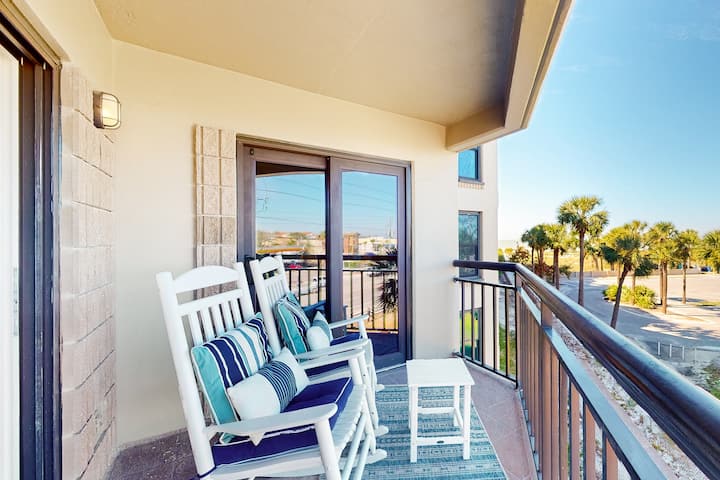 Inviting Gem On St. Pete Beach With Ac & Washer/dr - St. Pete Beach, FL