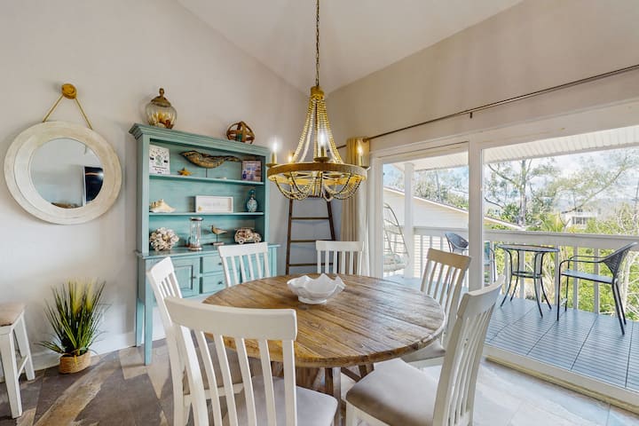 Tropical Gem W/pool & Private W/d – Steps To Beach - Indian Shores, FL