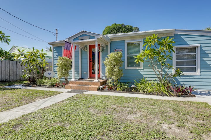 3 Mi To Jensen Beach: Pet-friendly Getaway W/ Yard - Jensen Beach, FL