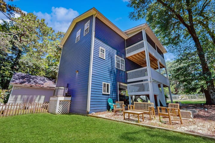 Blue Hemmingway: Coastal Home With Private Patio - Ocean Isle Beach, NC