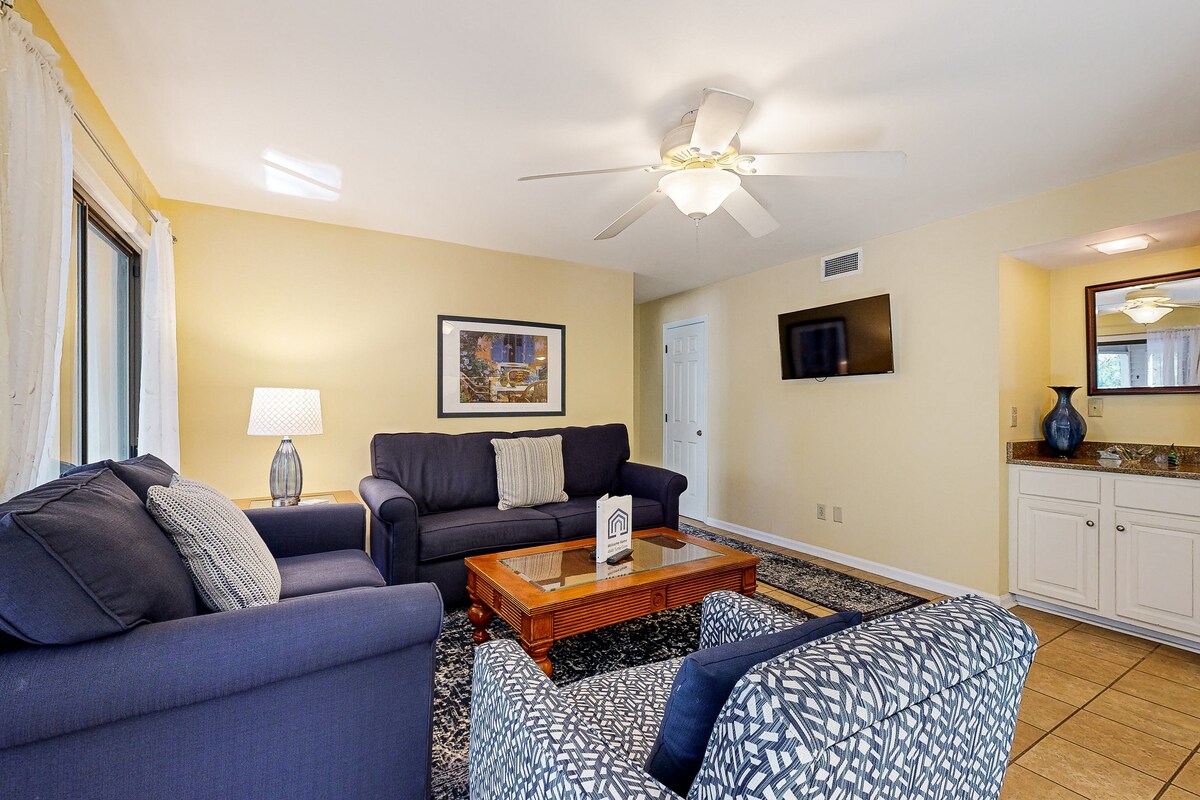 Waterfront Family Retreat with Pond Views - Close - Airbnb