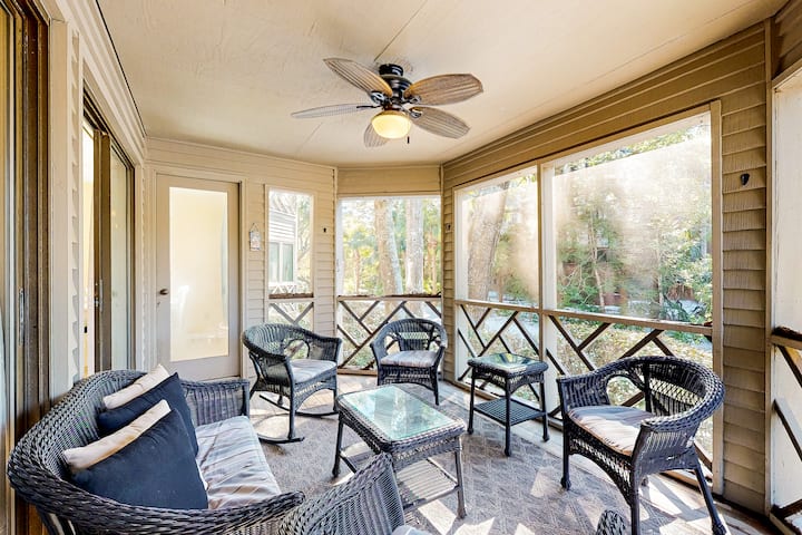 Waterfront Family Retreat With Pond Views - Close - Kiawah Island, SC