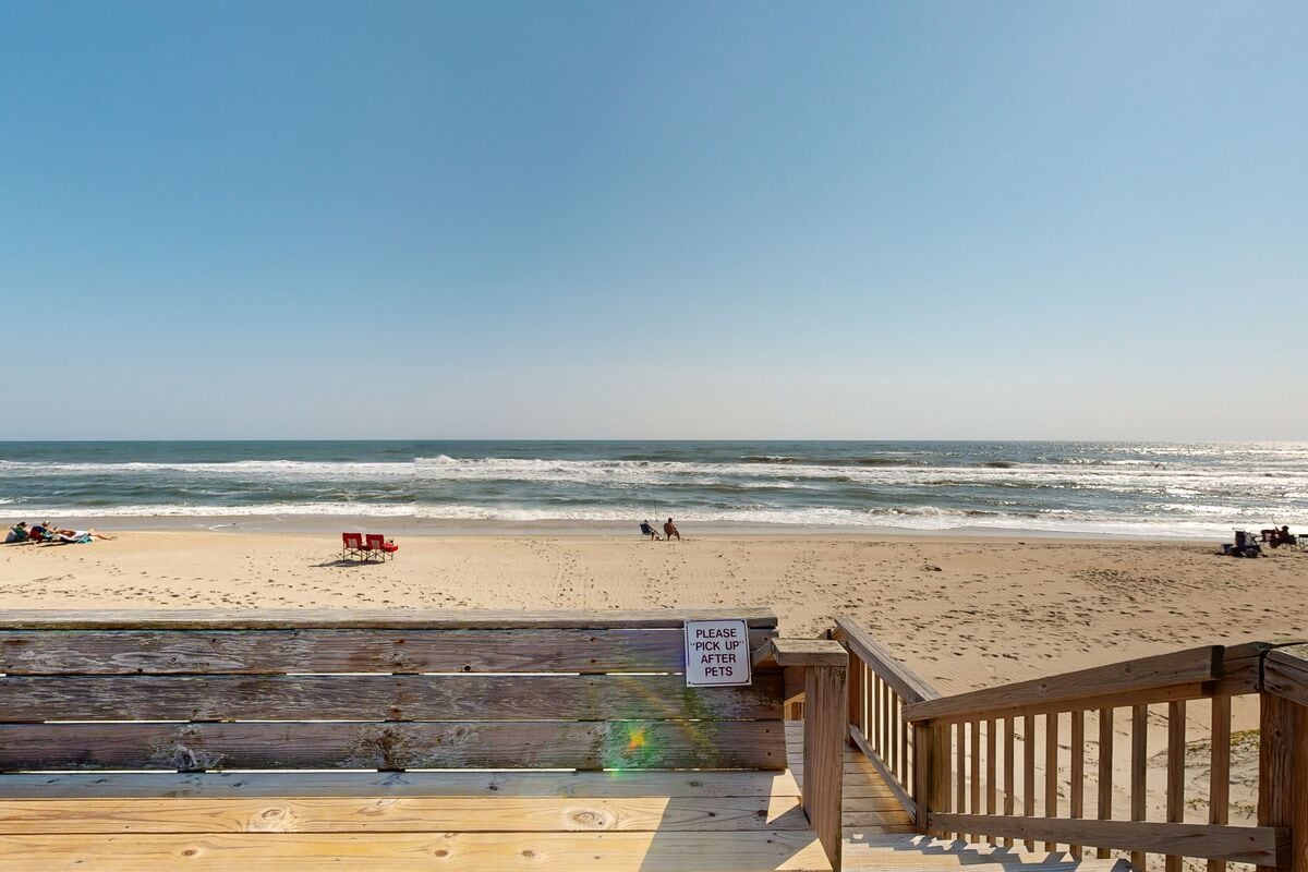 2BR Oceanfront | Deck | Pool | Küchenzeile - Condos zur Miete in ...