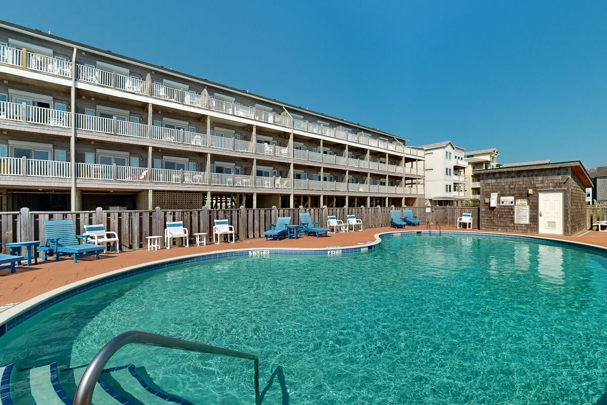 2BR Oceanfront | Deck | Pool | Küchenzeile - Condos zur Miete in ...