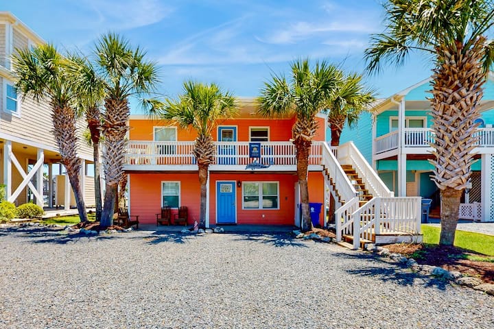 Dolphin Run: Waterview | Dock | Balcony | W/d - Holden Beach, NC