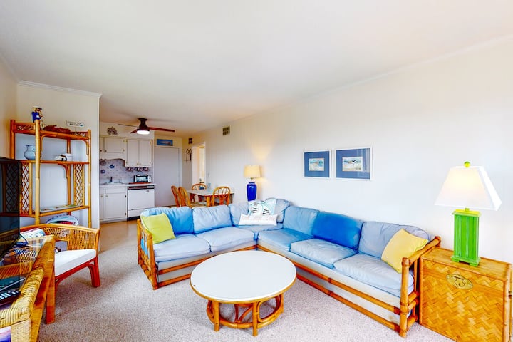2br Condo With Water View Balcony And Pool Access - Morehead City, NC