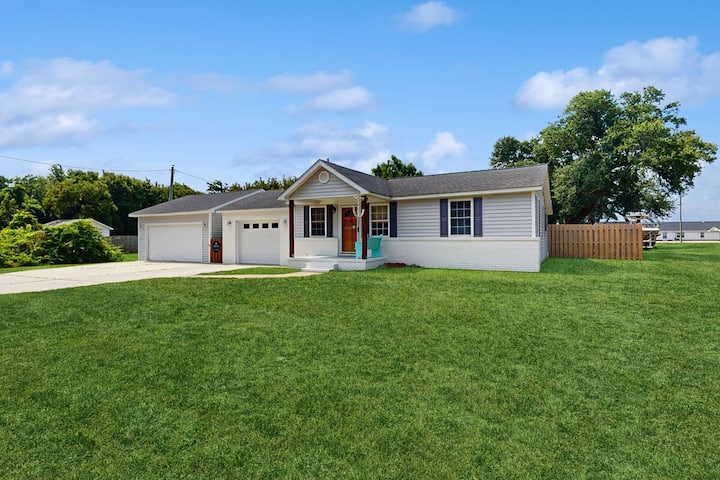 Dog-friendly Coastal Home With Enclosed Yard - Harkers Island, NC