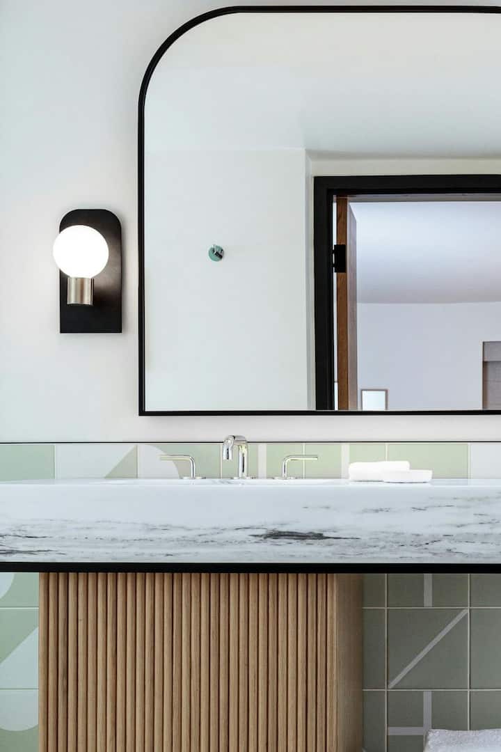 Stylish Buckhead Hideaway & Cheeky Rooftop Bar - Atlanta, GA