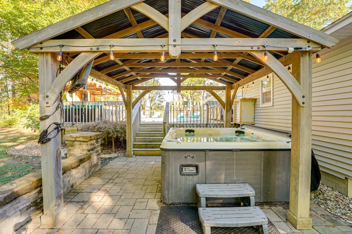 Detached Sauna, Movie Room! Relaxation In Muskegon - Michigan's Adventure, Muskegon