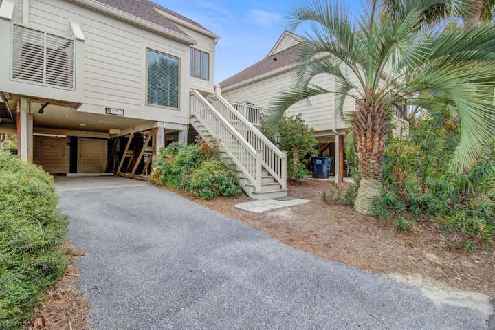 Bright Villa W/ Lagoon, Fairway View & Near Beach - Seabrook Island, SC