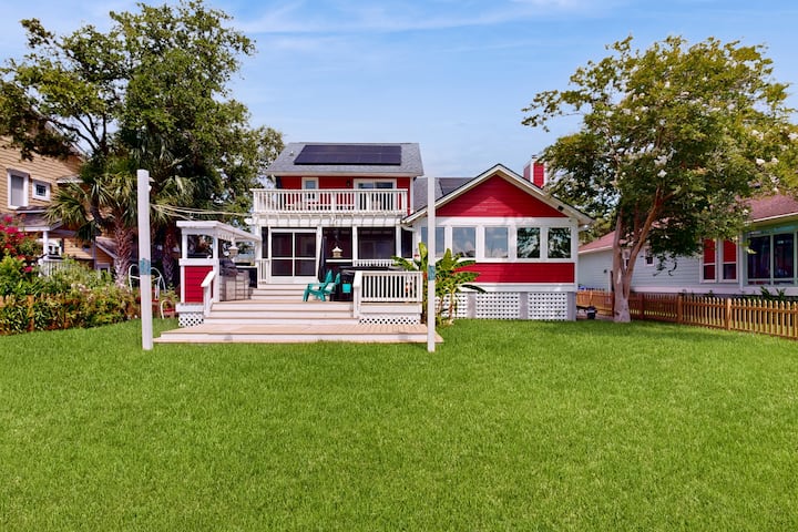 Peaceful Home W/ Ashley River Views & Outdoor Area - Charleston, SC