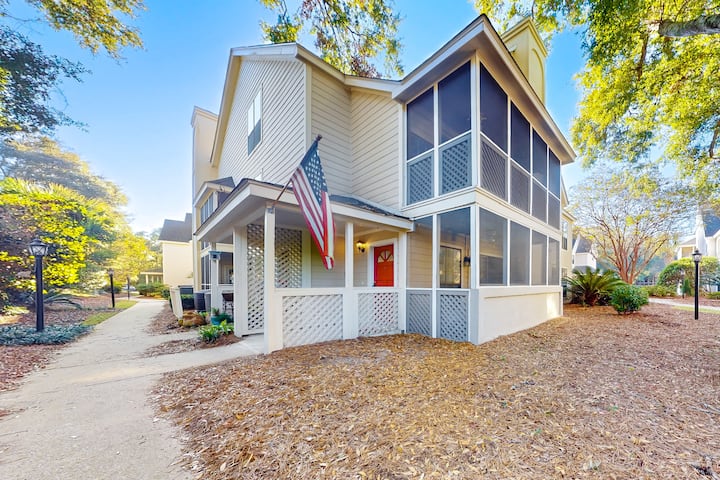 Stylish Dog Friendly, Ground-floor Getaway With Po - Mount Pleasant, SC
