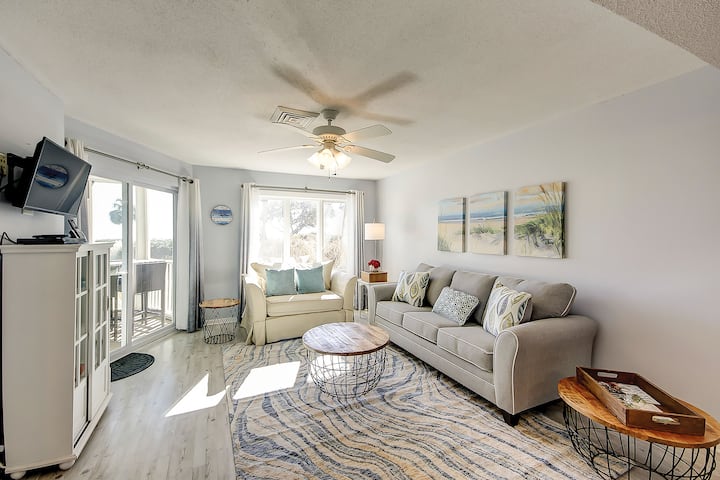 1st-floor Condo W/ Beach Access, Patio & Pool - Isle of Palms, SC