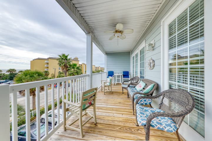 2nd-level Beachfront Villa W/ Pool, Ocean Views - Folly Beach, SC