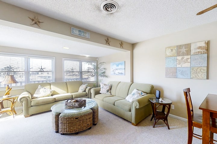 Sailing Away: Canal-front Condo, Boat Slip - Atlantic Beach, NC
