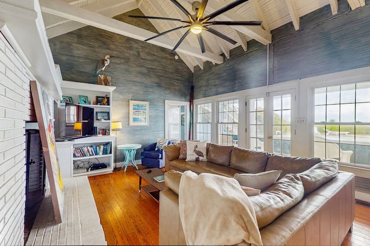 Renovated 4br Oceanfront | Private Pool | W/d - Morehead City, NC