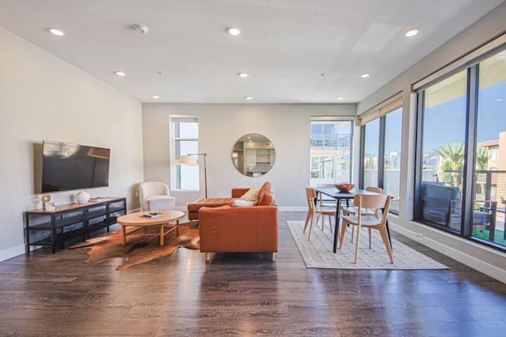Luxury 2br Condo In The Heart Of Hollywood! - West Hollywood, CA