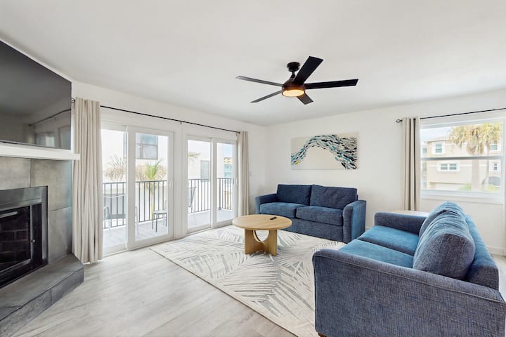 Spacious Modern Home Near Beach & Gulf - Treasure Island, FL