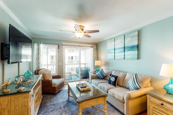 Updated Condo By The Beach With Balcony & Pool - W - Isle of Palms, SC