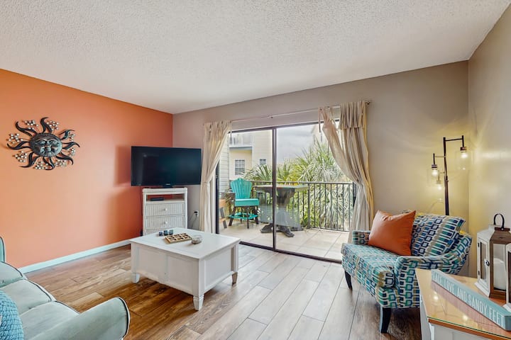 Snowbird-friendly Townhouse W/ Wifi And Central Ac - Indian Shores, FL