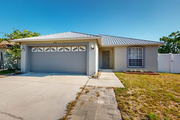 Centrally Located Close To Dining, Shopping, Beach - Pinellas Park, FL