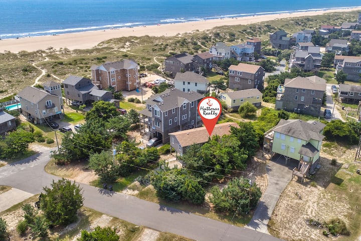 Diamond Shoals 67: Dog-friendly, 3 Lots From Beach - Avon, NC