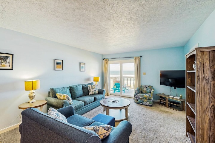 Beautiful 2br Oceanfront | Balcony | Pool - Outer Banks, NC