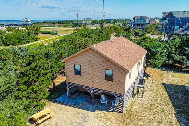 Bird Haus Cottage: Pool Access, Rooftop Deck - Outer Banks, NC